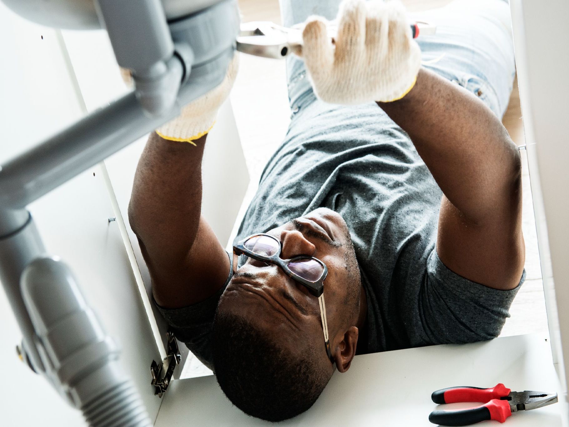 When to Call an Emergency Plumber | Trademasters